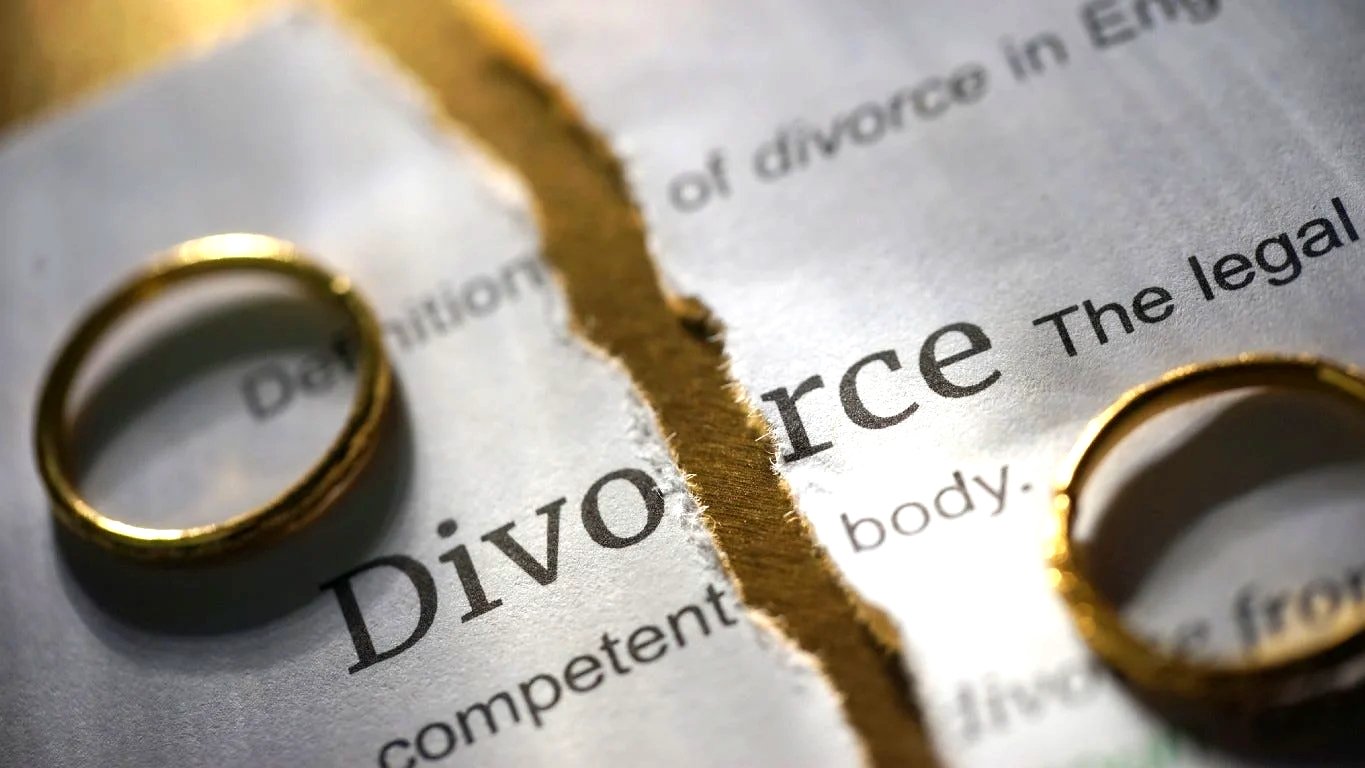 Divorce Process in England: Legal Steps and Costs in 2025 - Lawyer Mag